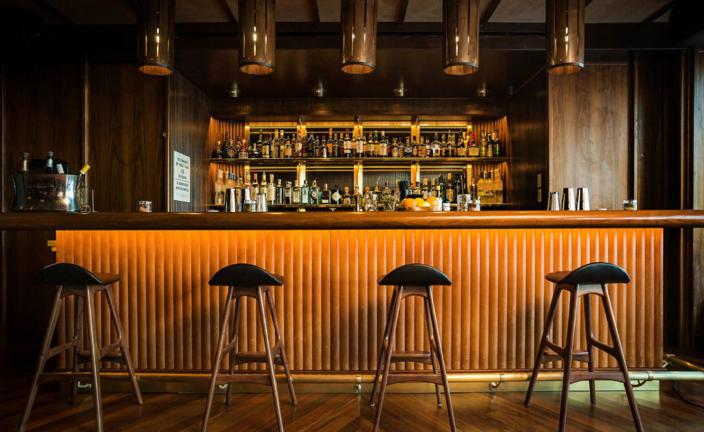 Discover the best bar decor ideas from USA bars to steal